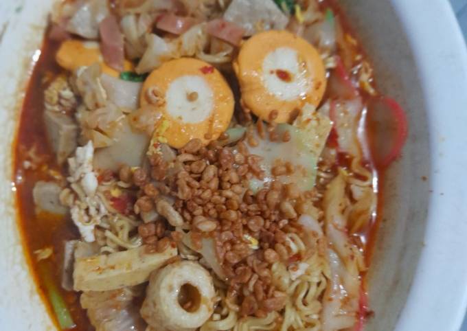 Resep Seblak MieFood (Mie+Seafood/frozen food) oleh Yuliyanti Ervina - Cookpad