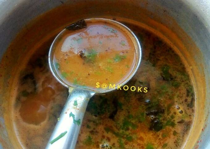 आंबट गोड वरण (ambat god varan recipe in marathi) रेसिपी Sampada ...