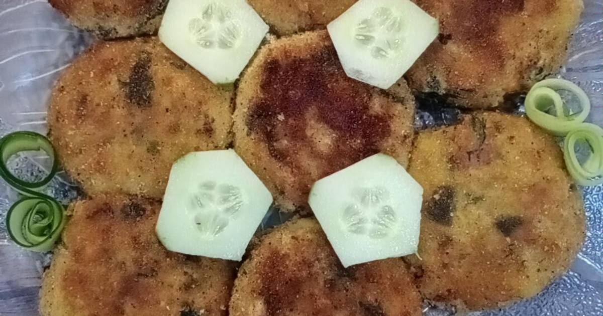 Aloo chicken cutlets Recipe by Saima Shahzad - Cookpad