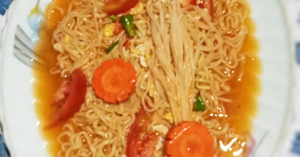 Resep Mie Rebus Pedas oleh Umi Rohayya - Cookpad