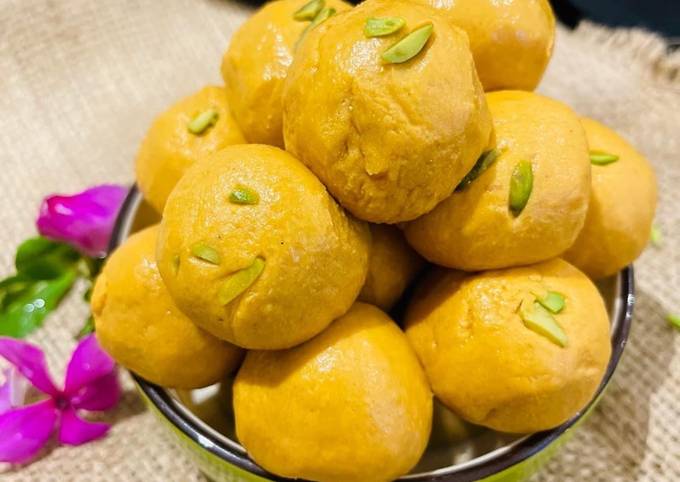Besan ladoo Recipe by Ruchika Anand - Cookpad