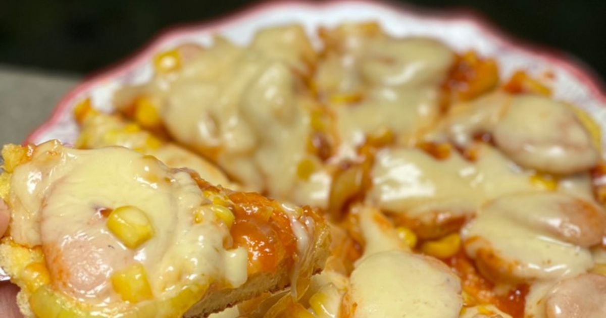 Resep Pizza Roti Sosis Teflon oleh p@uLa - Cookpad