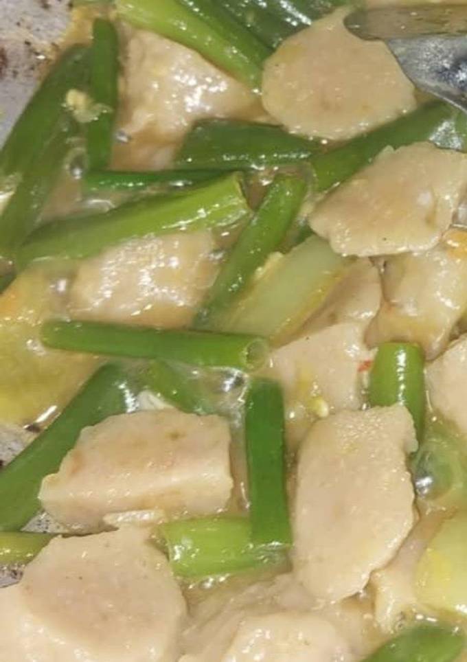 Resep Sayur Bunga Daun Bawang Bakso Sederhana Aini'Cooking oleh Aini ...