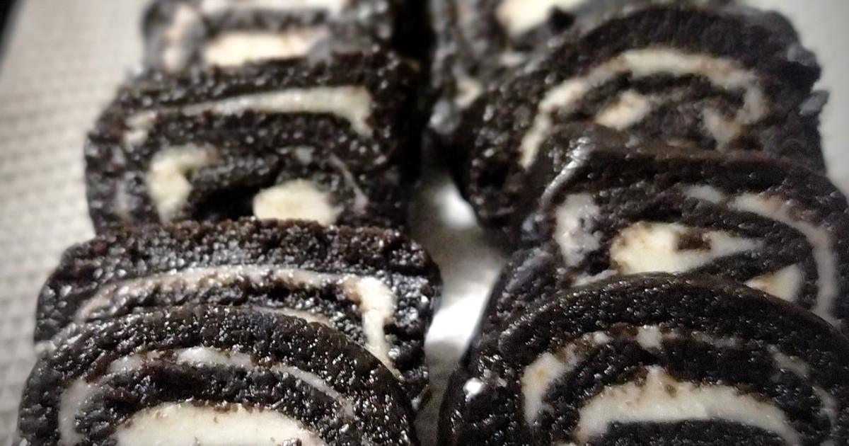 Swiss Roll Recipe by Dipti Paleja - Cookpad
