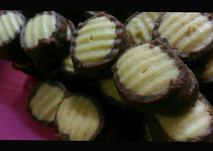 Resep Choco cheese roll cookies oleh Ila Karimy - Cookpad