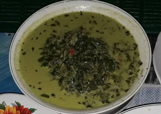 Resep Daun ubi tumbuk oleh Siti Mahmudha - Cookpad