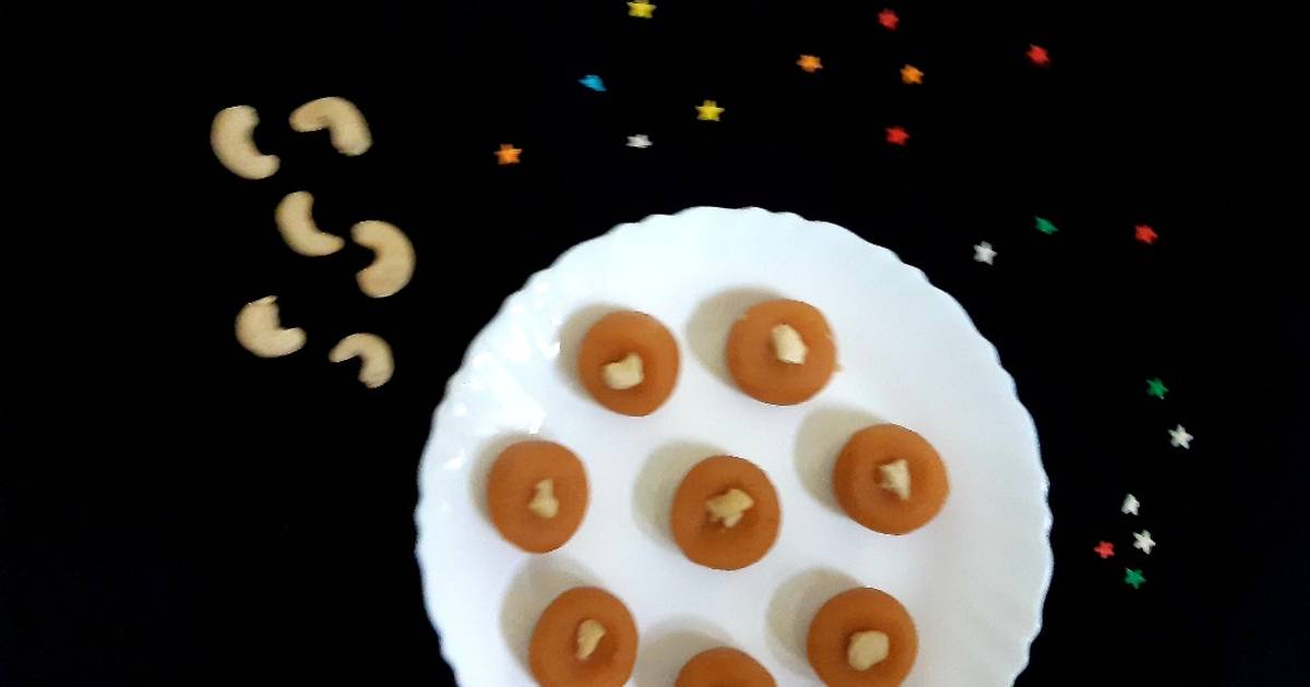 पेढे (pedhe recipe in marathi) रेसिपी Sonal yogesh Shimpi द्वारे - Cookpad