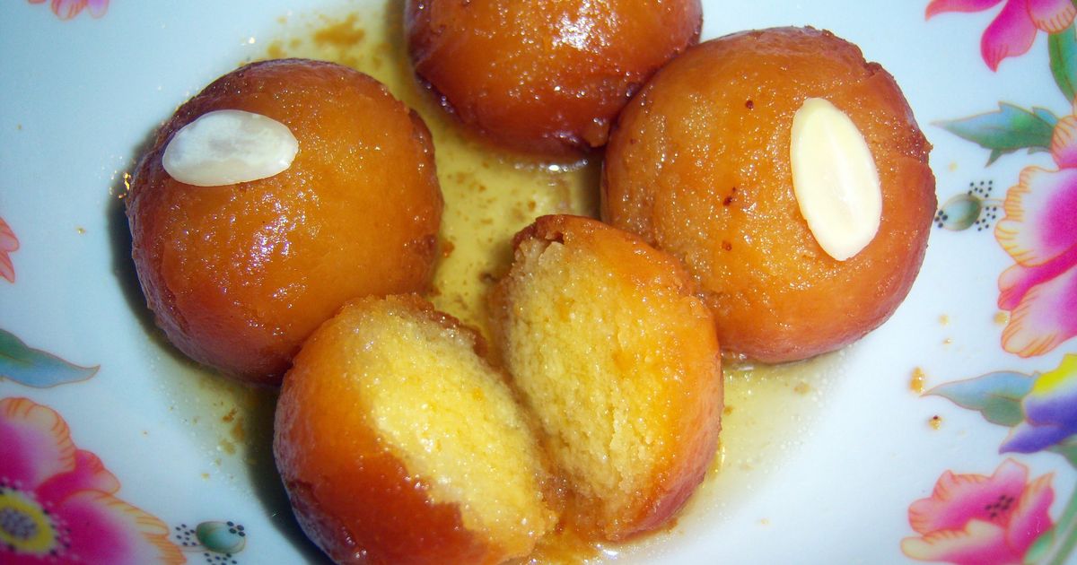 Sobzee's Indian Gulab Jamun (Doughnut Like Balls Soaked In Syrup Recipe ...