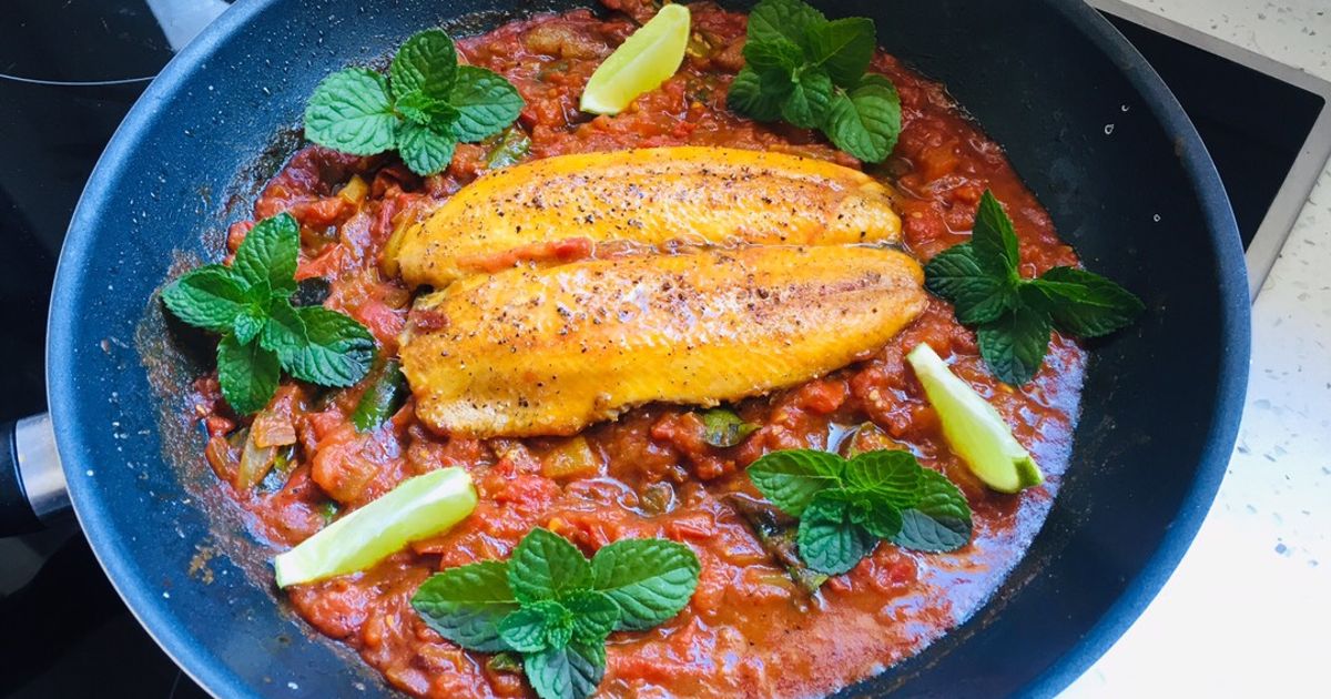 Butter Fried Kippers In Tomato Gravy Recipe by Chals - Cookpad