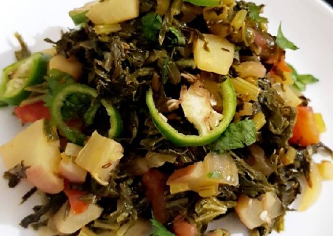 Patoun waali Shaljum (Turnip with leaves) Recipe by Sadia Alvi - Cookpad