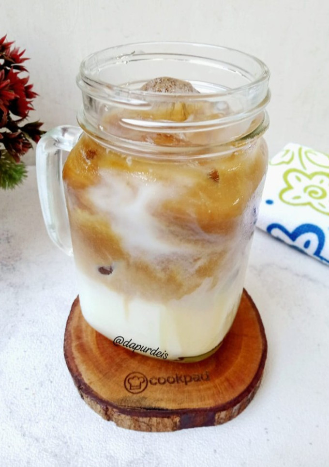 Resep Es Kopi Susu Ala Cafe oleh Deis Daraswati - Cookpad