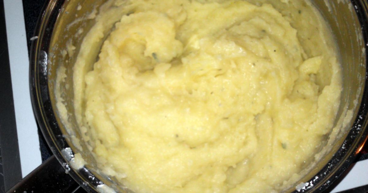 Homemade Garlic Flavored Mashed Potatoes Recipe by beautifuldesign