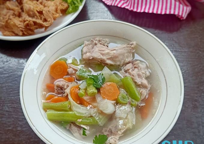 Resep Sup Balungan Ayam oleh Bunda Melvy Sofia - Cookpad