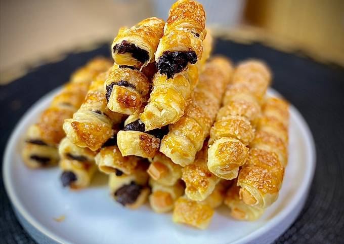 Resep Puff Stick Chocolate & Cheese oleh Shenaz Leghari Prama - Cookpad