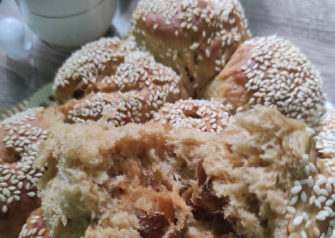 Resep Roti Kurma Kenari Aroma Moka oleh Budi Rahayu - Cookpad