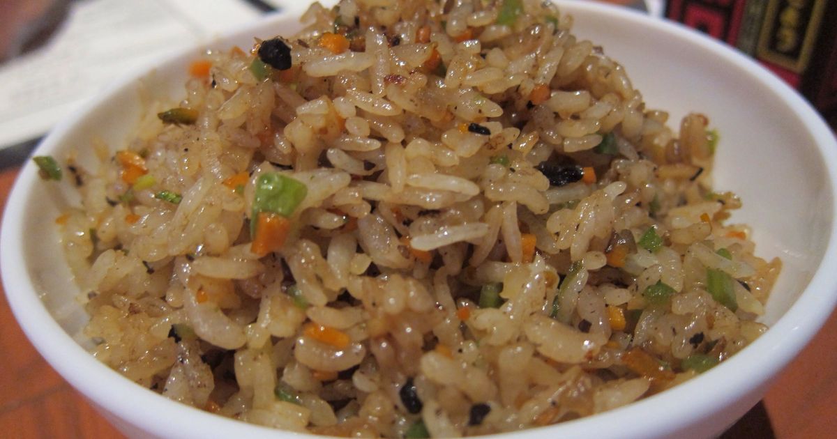 Fried Rice (Leftover Rice) Recipe by StitchLove