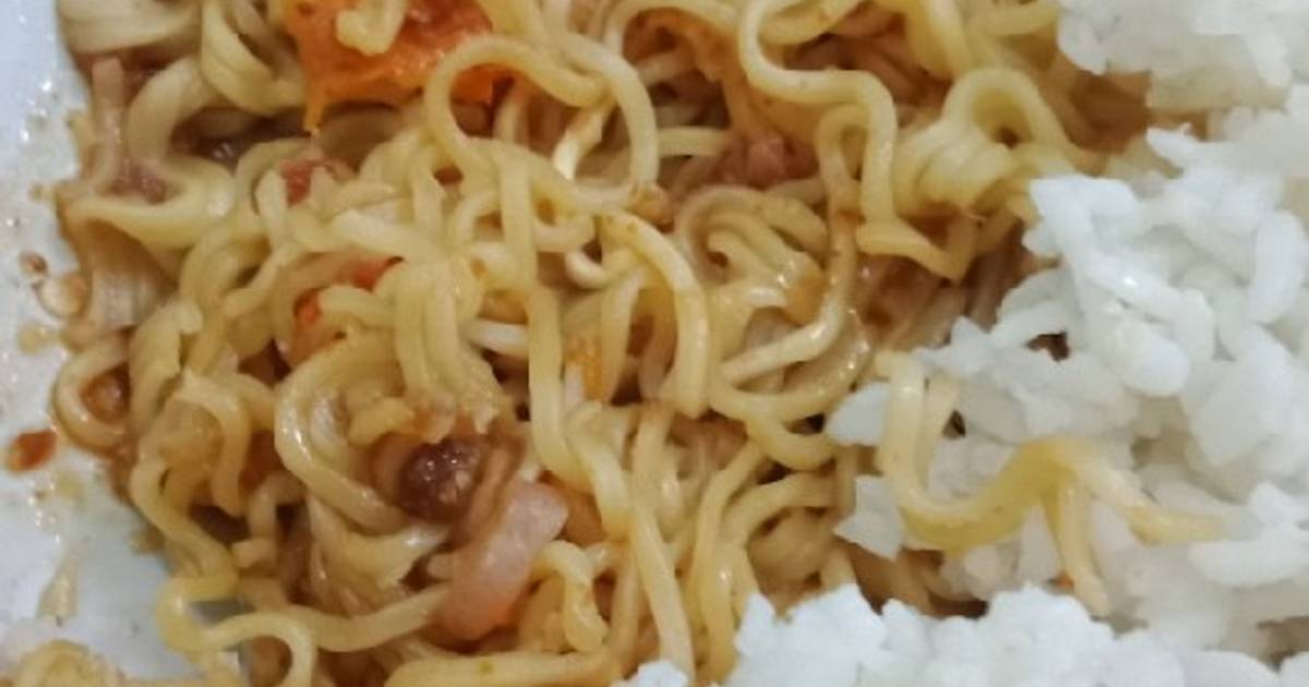 Resep Mie goreng pedas topping bawang merah ala bunaz(indomie gorenG ...