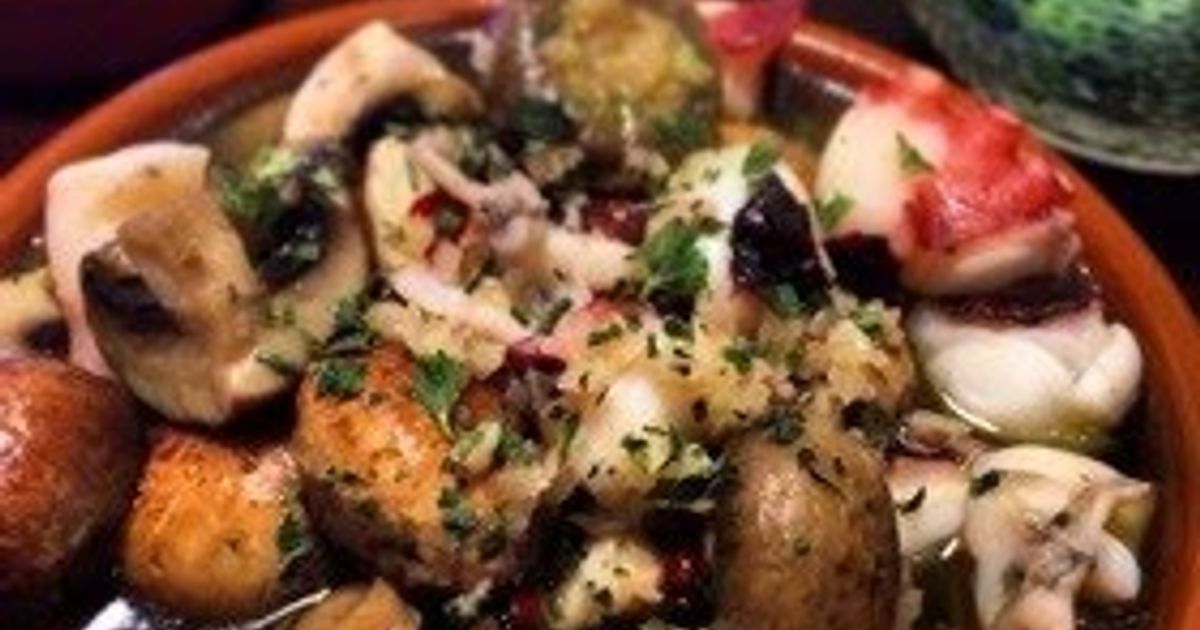 Octopus And Mushroom Ajillo In 5 Minutes Recipe By Cookpad.Japan