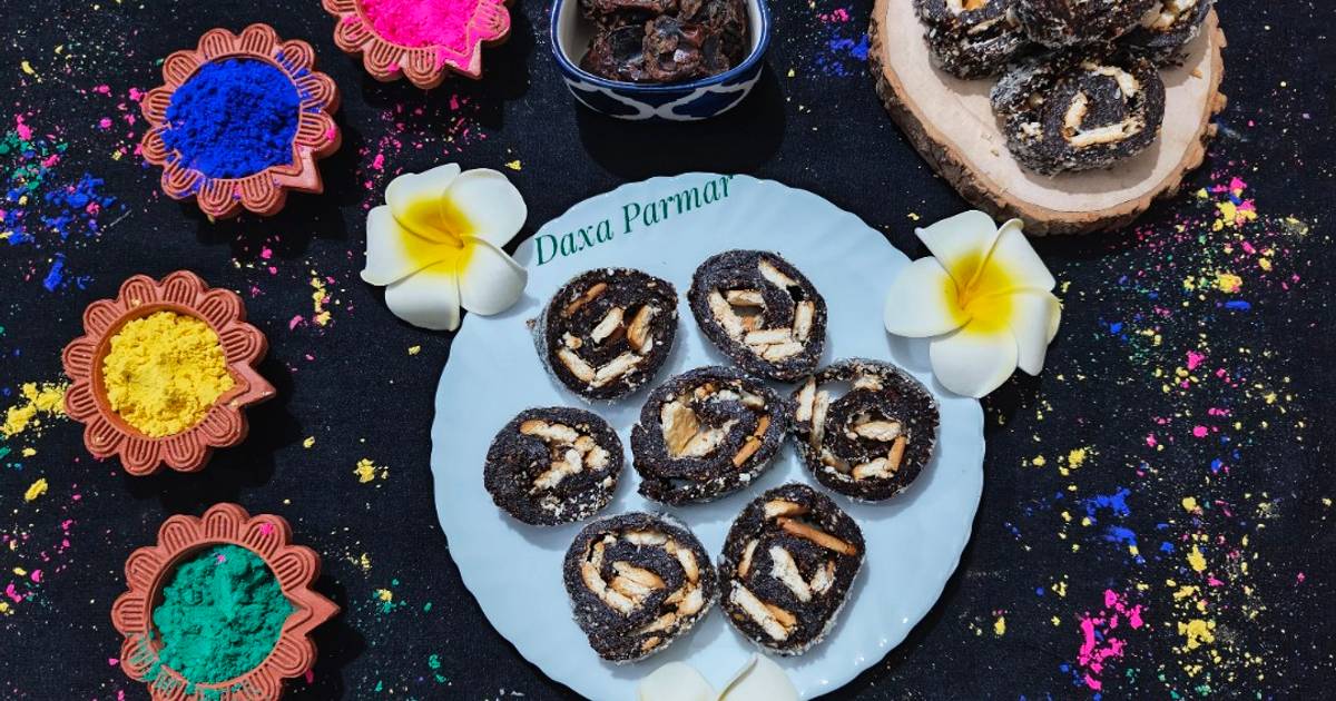 Khajoor Biscuit Roll OR Dates Biscuit Roll Recipe by Daxa Parmar - Cookpad
