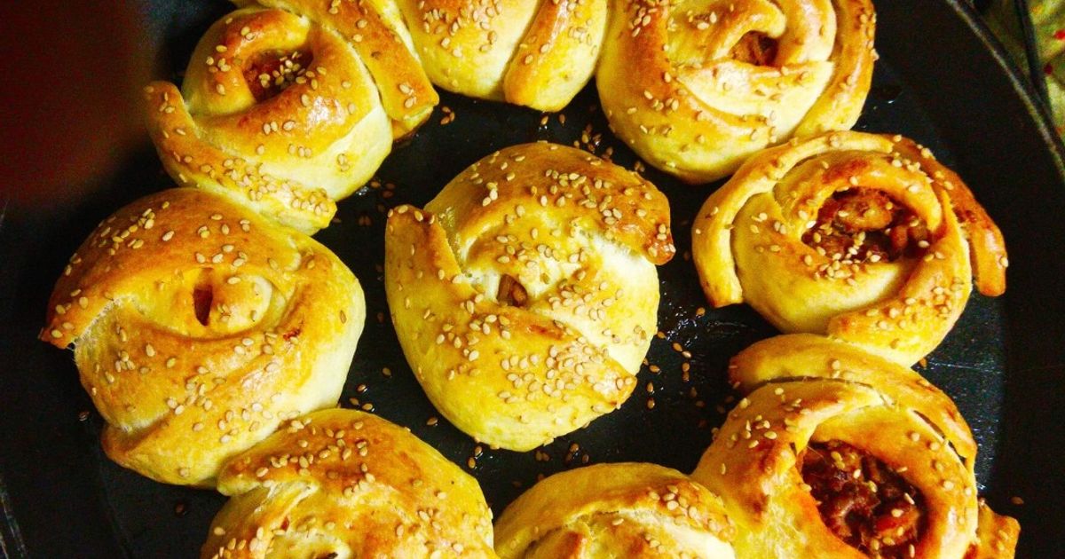 Wheat Flour Rose Buns Recipe by Kirti Das - Cookpad