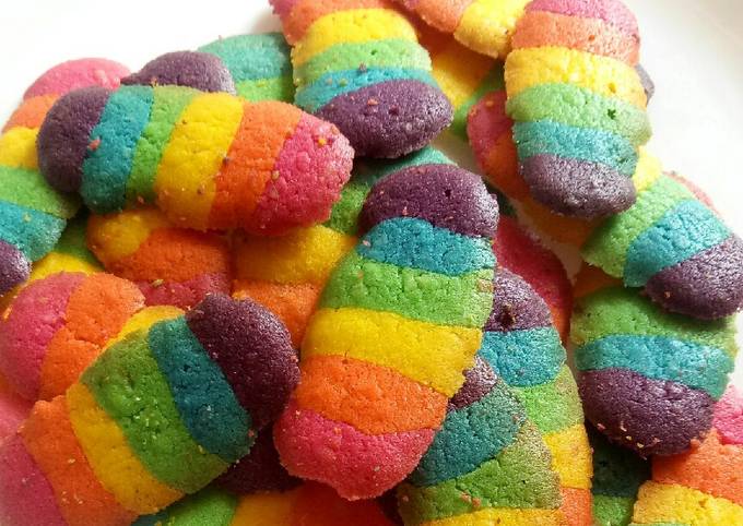 Resep Lidah Kucing Rainbow aka Katetong oleh Nur Qomariah - Cookpad