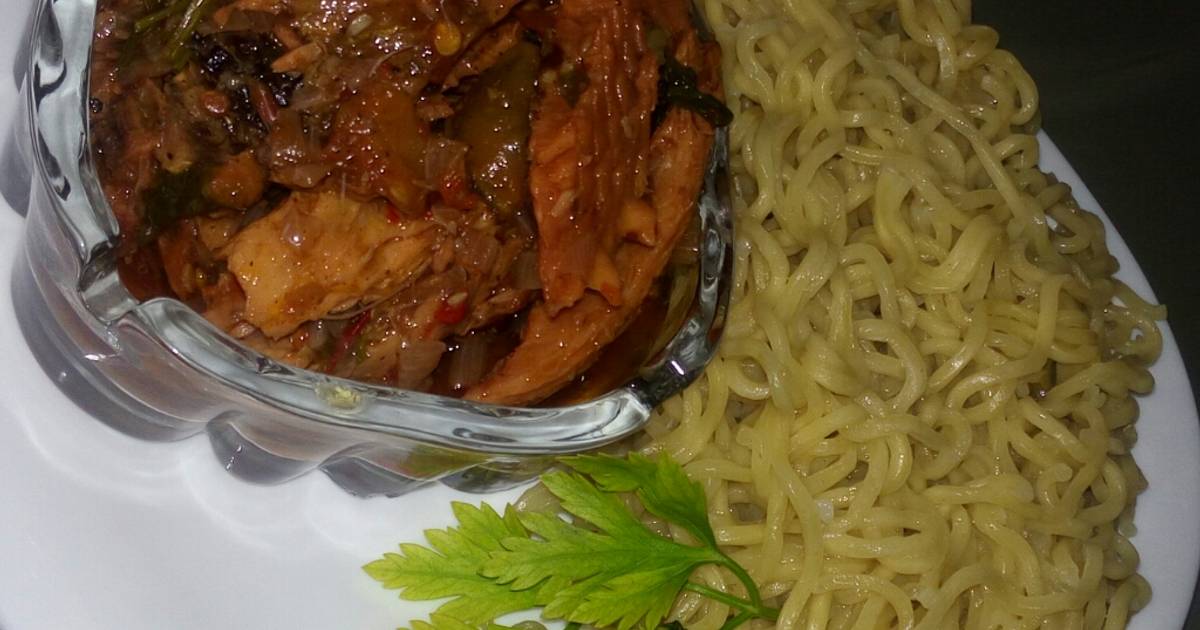 Plain indomie with fish sauce Recipe by Salamatu Mai Kyari (fyazil's ...