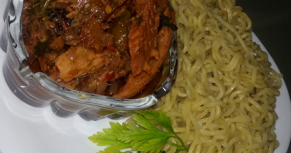 Plain Indomie With Fish Sauce Recipe by Salamatu Mai Kyari (fyazil's ...