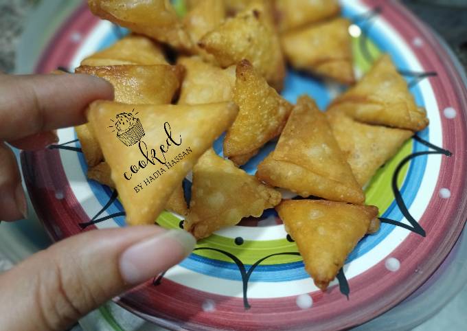 Mini samosa Recipe by Hadia Hassan 😍 - Cookpad