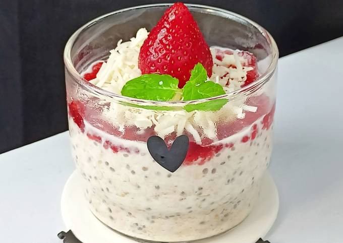 Resep Strawberry Cheesecake Overnight Oats 🍓 oleh Febriyana | IG ... Resep Strawberry Cheesecake Overnight Oats 🍓 oleh Febriyana | IG ...