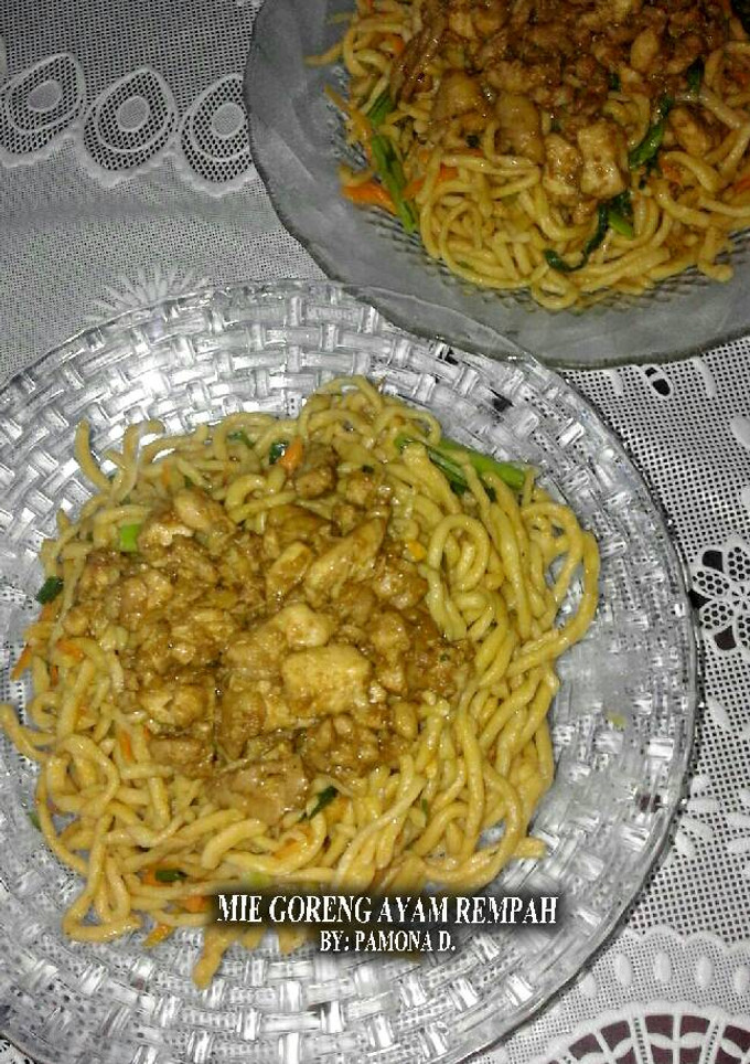 Resep Mie Goreng Ayam Rempah oleh Pamona Dwirahayu - Cookpad