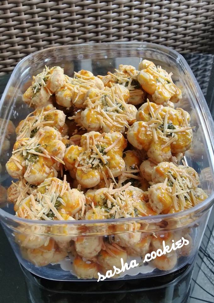 Resep Garlic cheese cookies oleh Sasha Kitchen - Cookpad