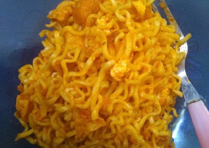 Resep Mie telor bumbu spaghetti oleh Aiiqoh - Cookpad