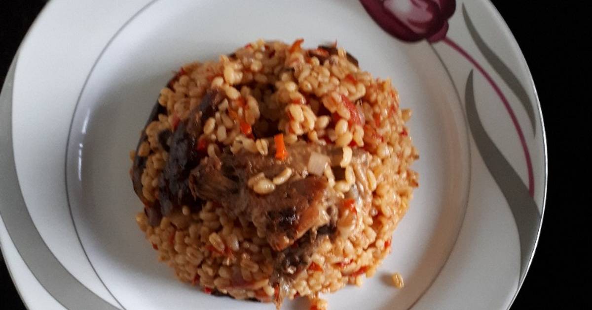 Jollof Bulgur wheat Recipe by Nwanne - Cookpad