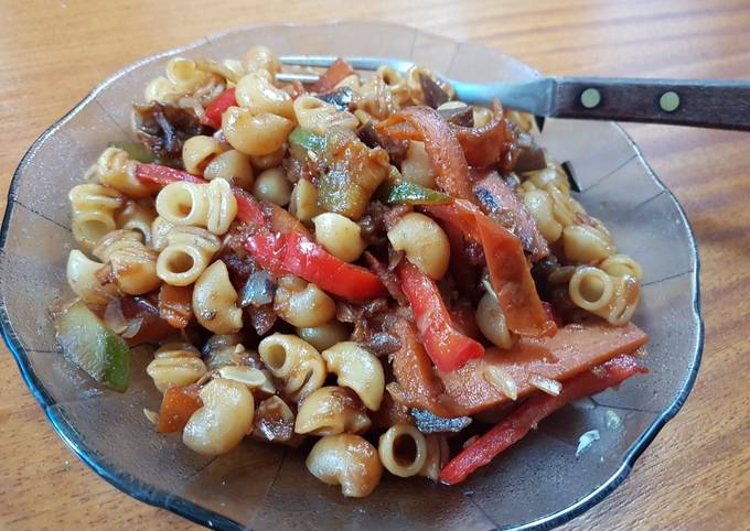 Coditos en wok Receta de Alejandro Morassutti- Cookpad