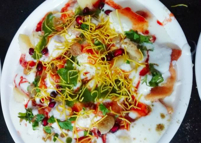 Dahi Bhalla Chat Recipe by Neelam Chopra - Cookpad