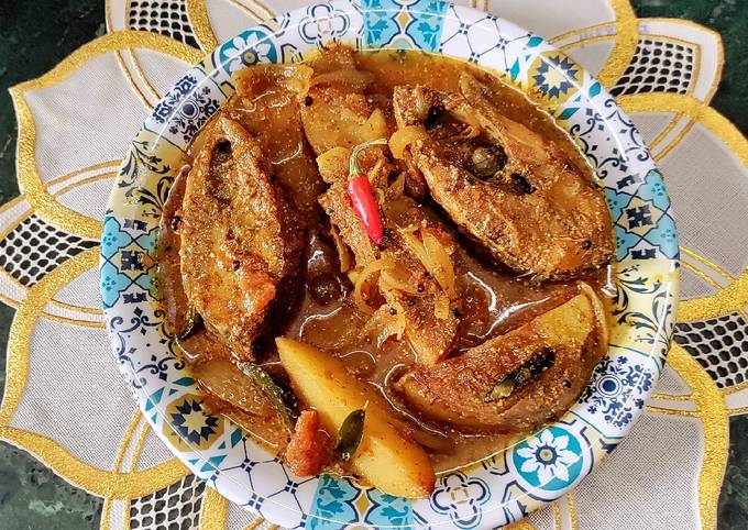 Hilsa Fish Curry With Mustard Paste Recipe by Dr.Madhumita Mishra - Cookpad