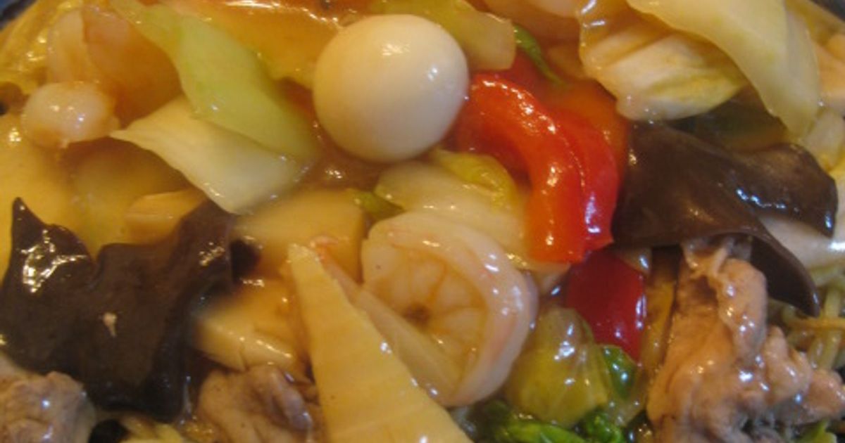 Authentic Chinese Style Stir Fried Noodles With Mixed Toppings (Chuka ...