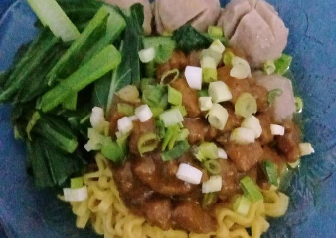 Resep Mie Ayam Bakso oleh Rina Triyani - Cookpad