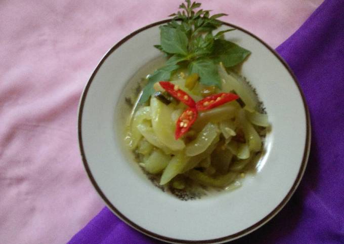 Resep tumis timun simple oleh Ummu Ihsan - Cookpad