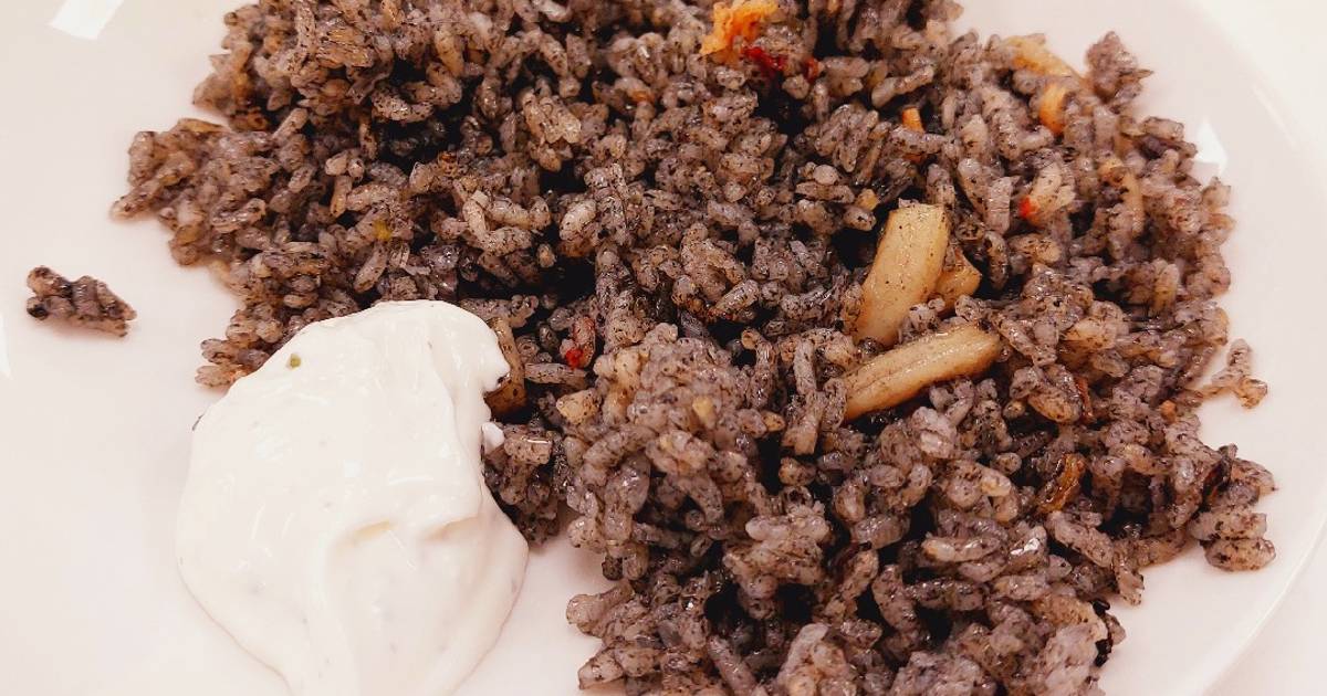 Cuttlefish ink rice Recipe by Engrid - Cookpad