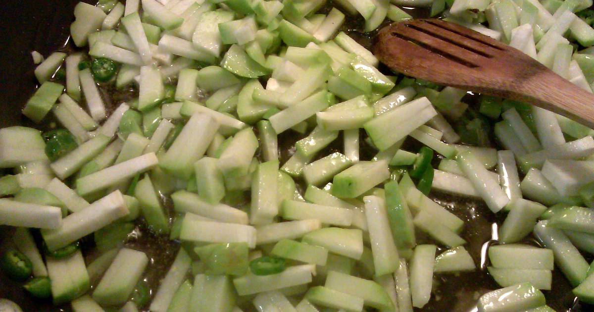 16 easy and tasty chayote with eggs recipes by home cooks - Cookpad