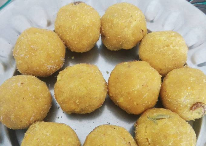 Moong dal ke ladoo Recipe by Jayakrite Kande - Cookpad