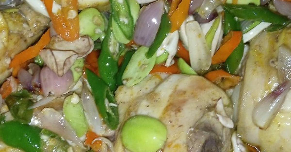 Resep Ayam Pete tumis geledek ala Rose oleh UWOSHRose.M. - Cookpad