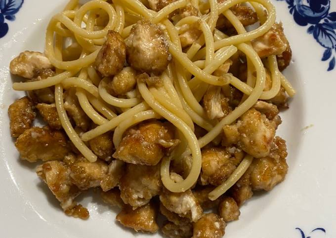 Ricetta Spaghetti al pollo e soia di chiara - Cookpad