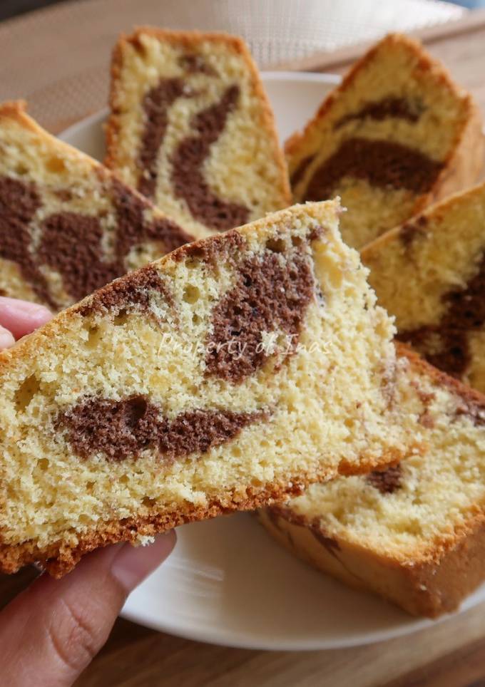 Resep Marmer Cake Premium (Wijsman & Butter) oleh Inas Kamal - Cookpad