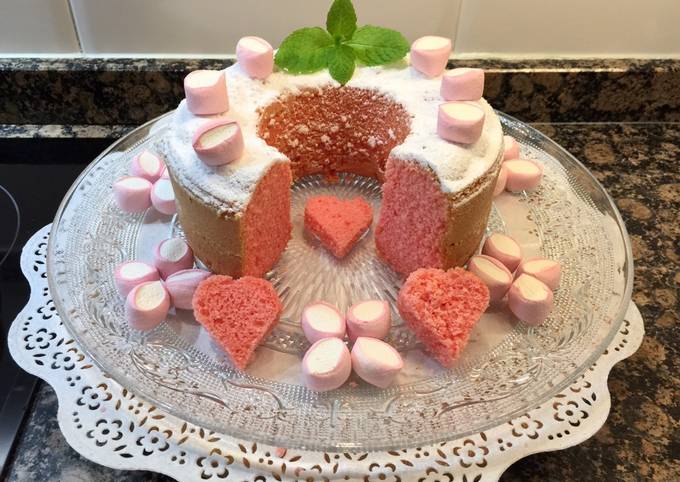 Bizcocho rosa con nubes dulces Receta de javilowin@gmail.com- Cookpad