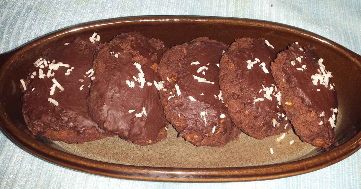 Delicious Crushed Biscuit Dessert Home Recipes - Cookpad