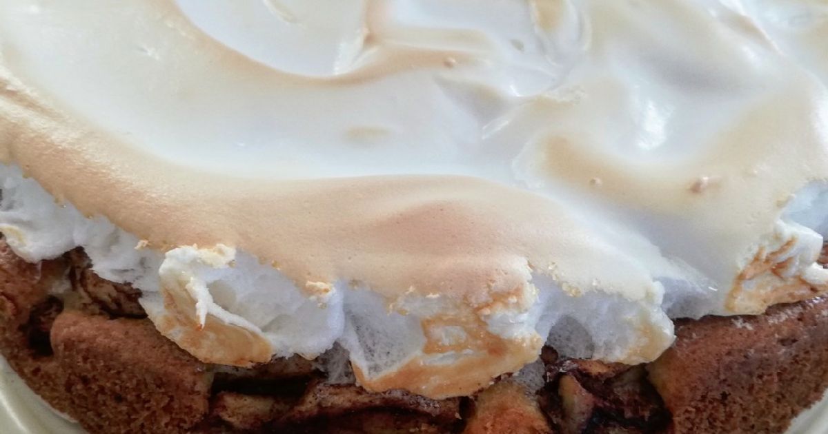 Apple Meringue Cake Recipe by chelle hodges - Cookpad