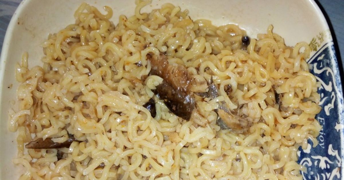 Indomie Cooked With Dry Fish Recipe by Hawy - Cookpad