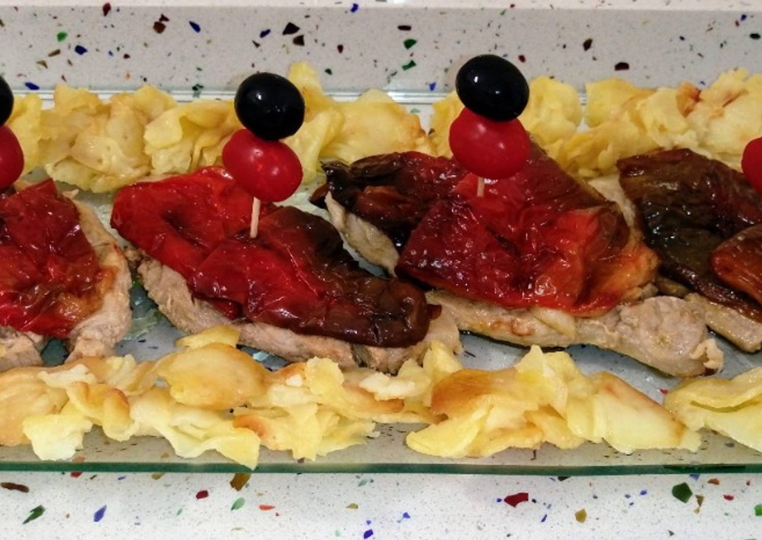 Pinchos de churrasco con pimientos y patatas fritas Receta de Mari J ...